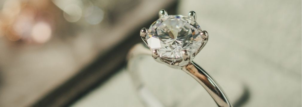 Como limpar jóias com diamantes?